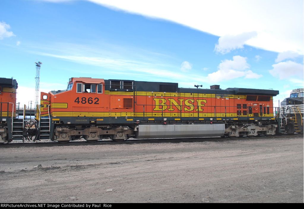 BNSF 4862